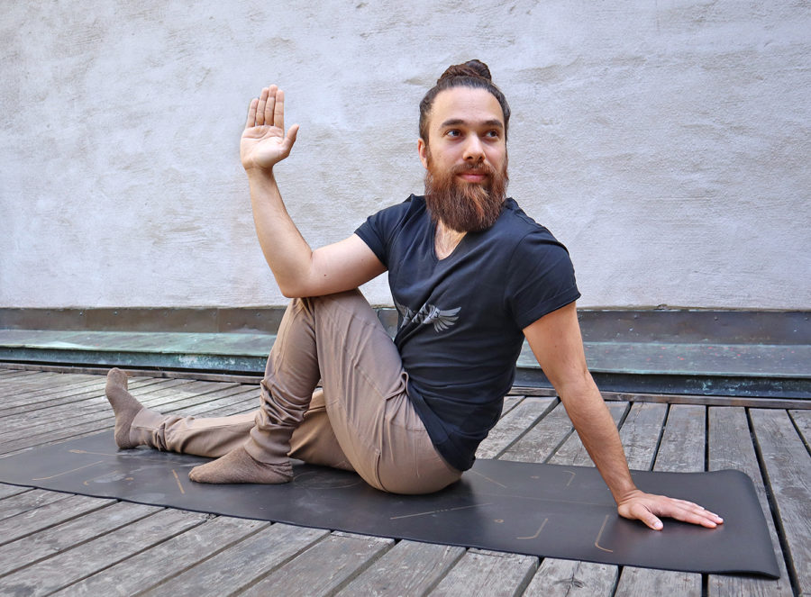 Sommarens sköna yogakläder från yogia – 5 outfits för dam och herr ...