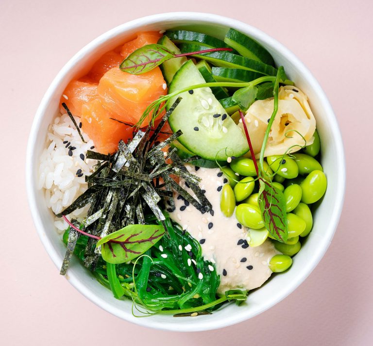 Gör din egen läckra Poké Bowl med lax – recept - Sporthälsa