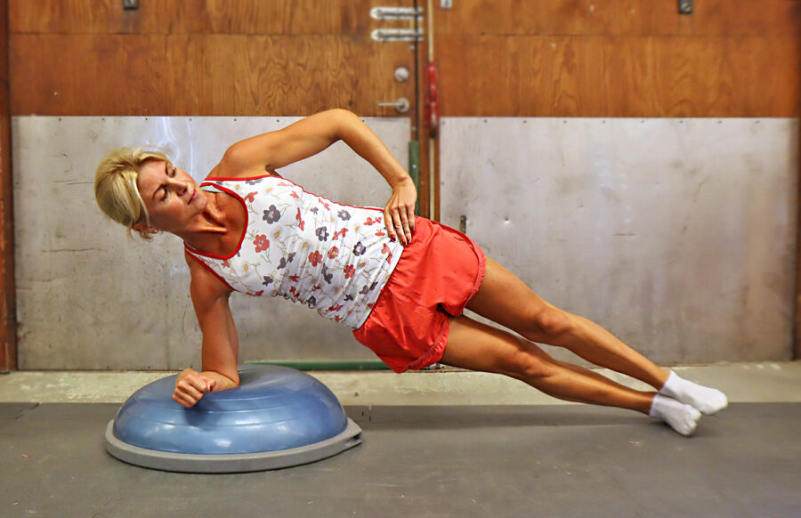 Träningsprogram med Bosuboll – 9 övningar för hela din kropp - Anna ...