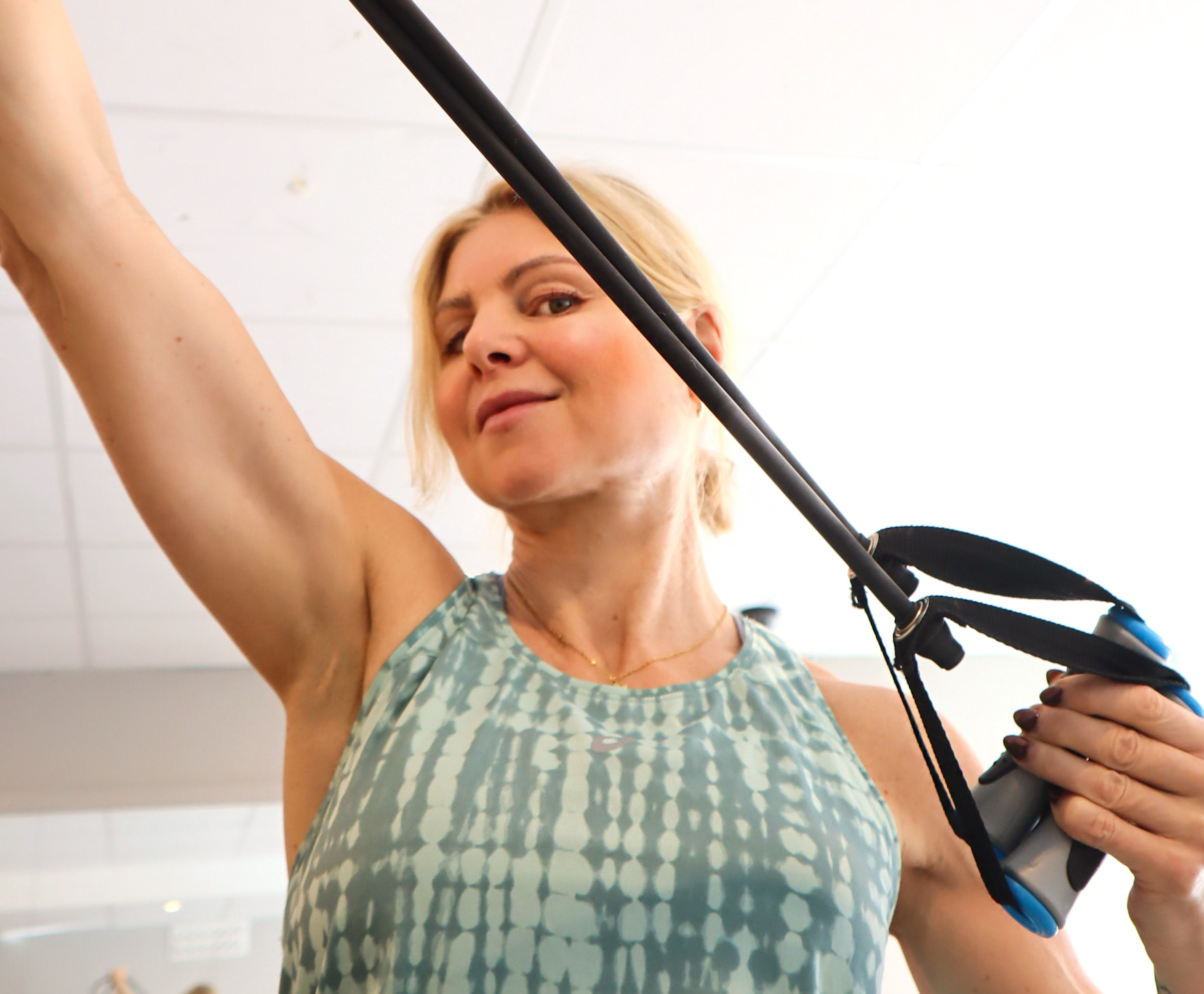 GUMMIBANDSPASS med 11 övningar för hela din kropp - Anna Jonasson ...