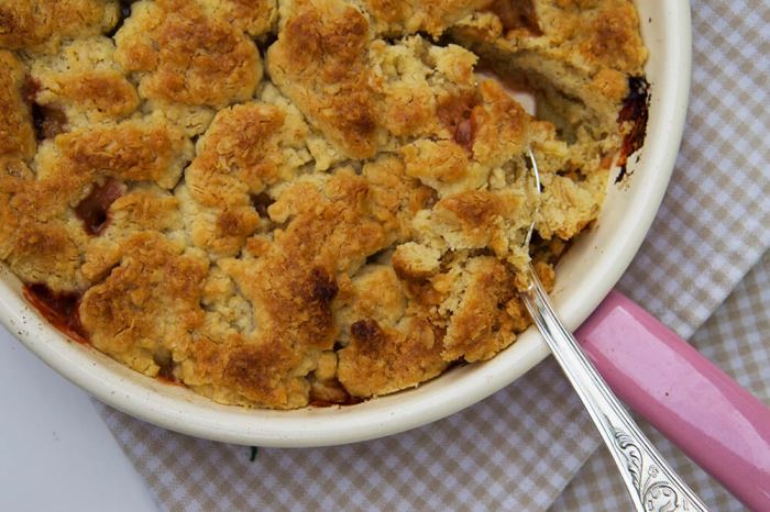 Smulpaj rabarber - recept på en ljuvlig rabarberpaj med smuldeg