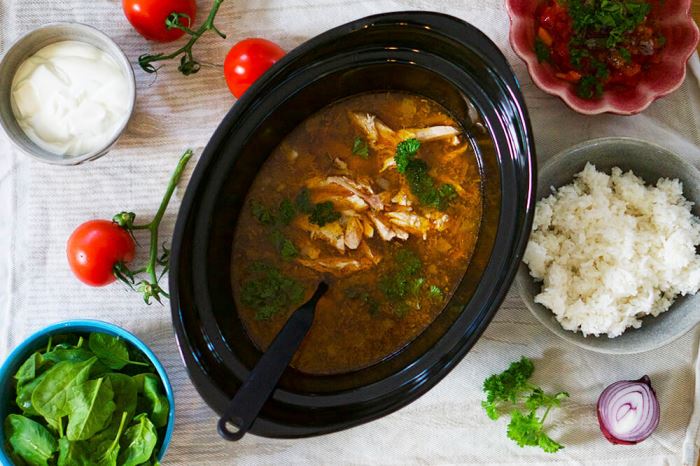 Kyckling i Slow Cooker - recept på en saftig kycklinggryta med tomatsalsa